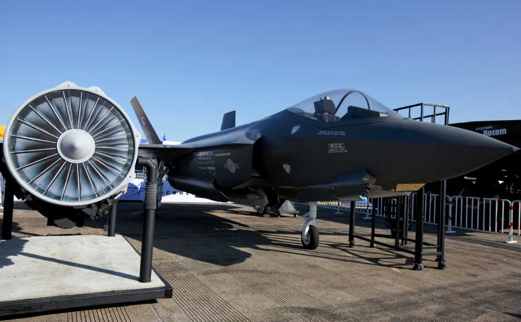GE presses DoD's Carter for F-35 engine support