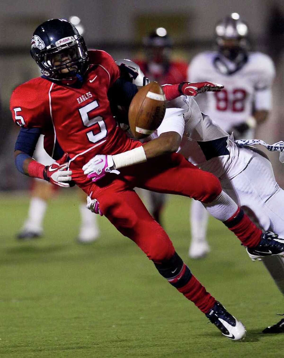 Manvel pounds Dawson to clinch perfect regular season