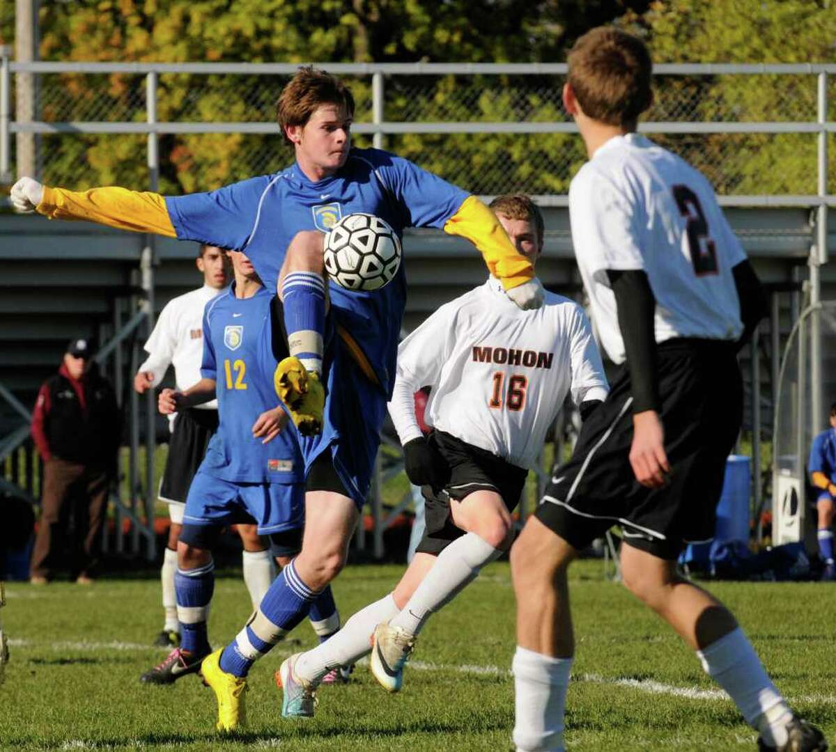 Mohonasen wins another title