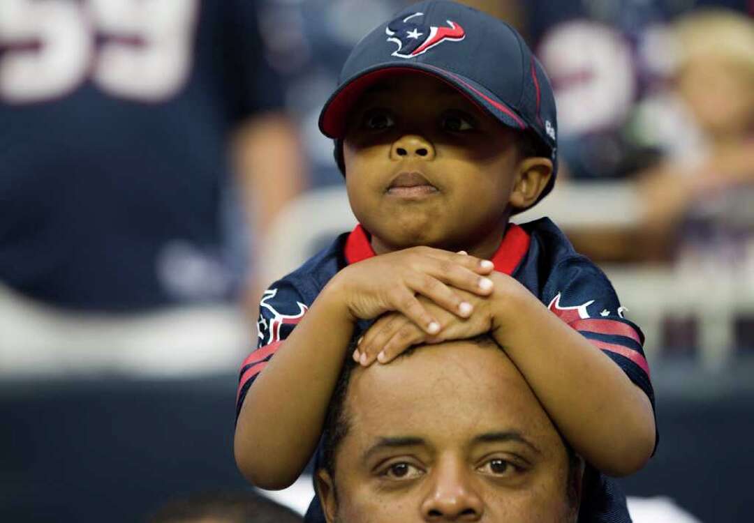 Texans get tough in 30-12 win over Browns