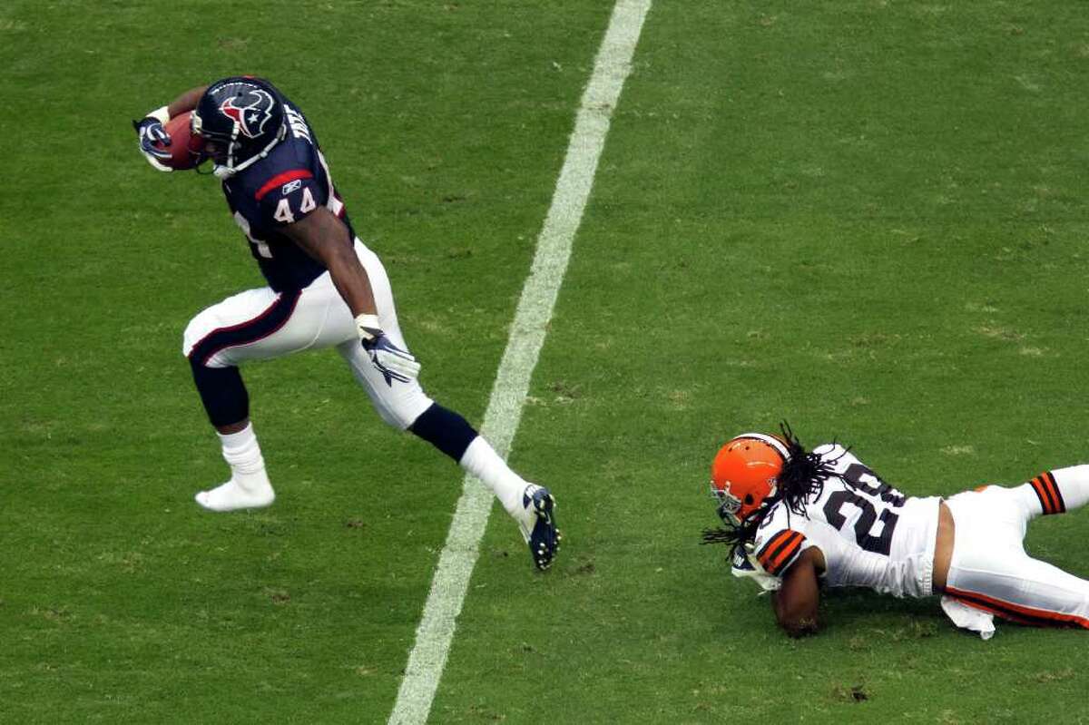 Texans get tough in 30-12 win over Browns