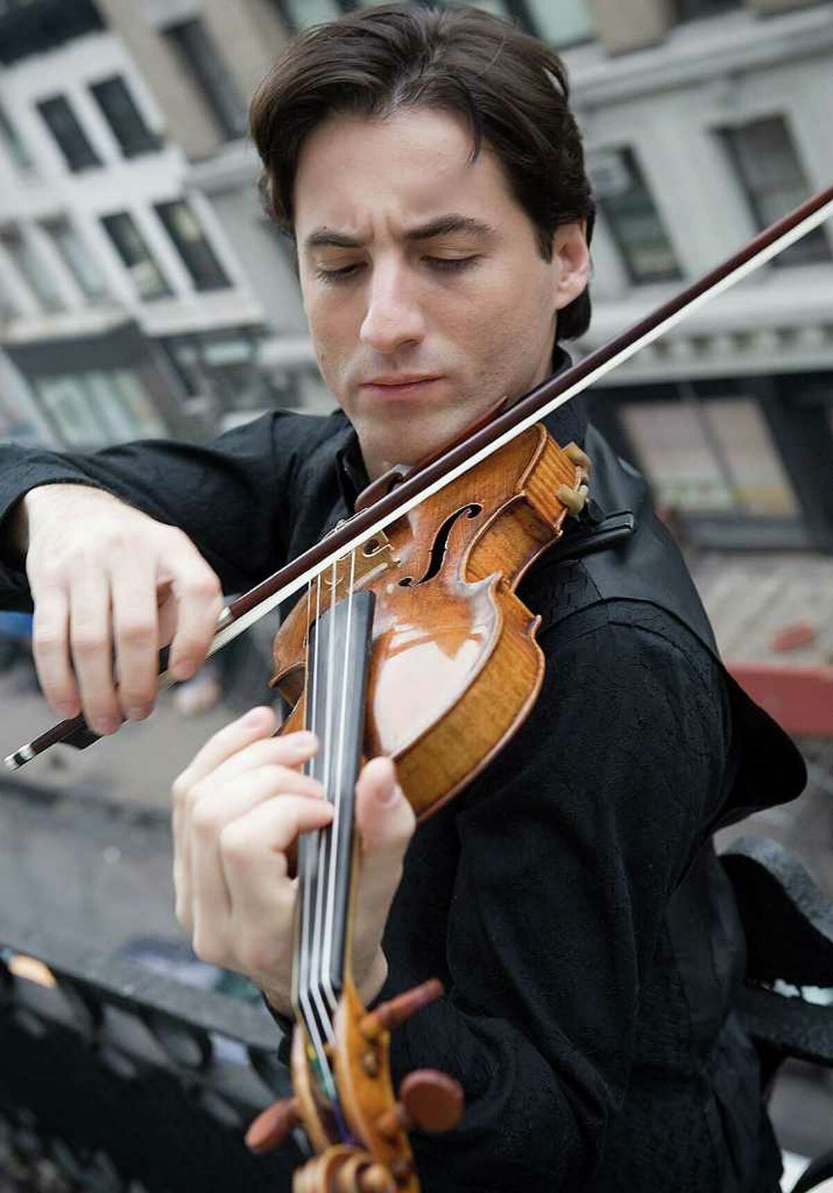 Violinist Philippe Quint to play with Stamford Symphony