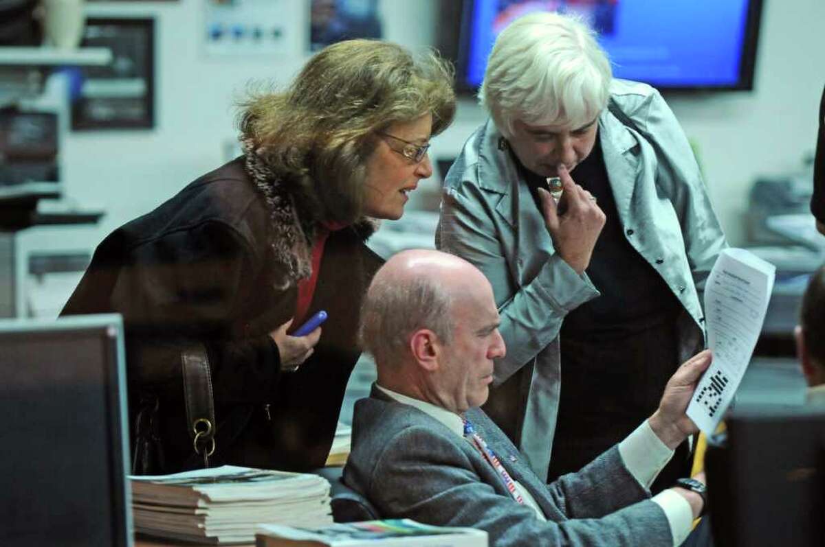 Schenectady mayor's race still too close