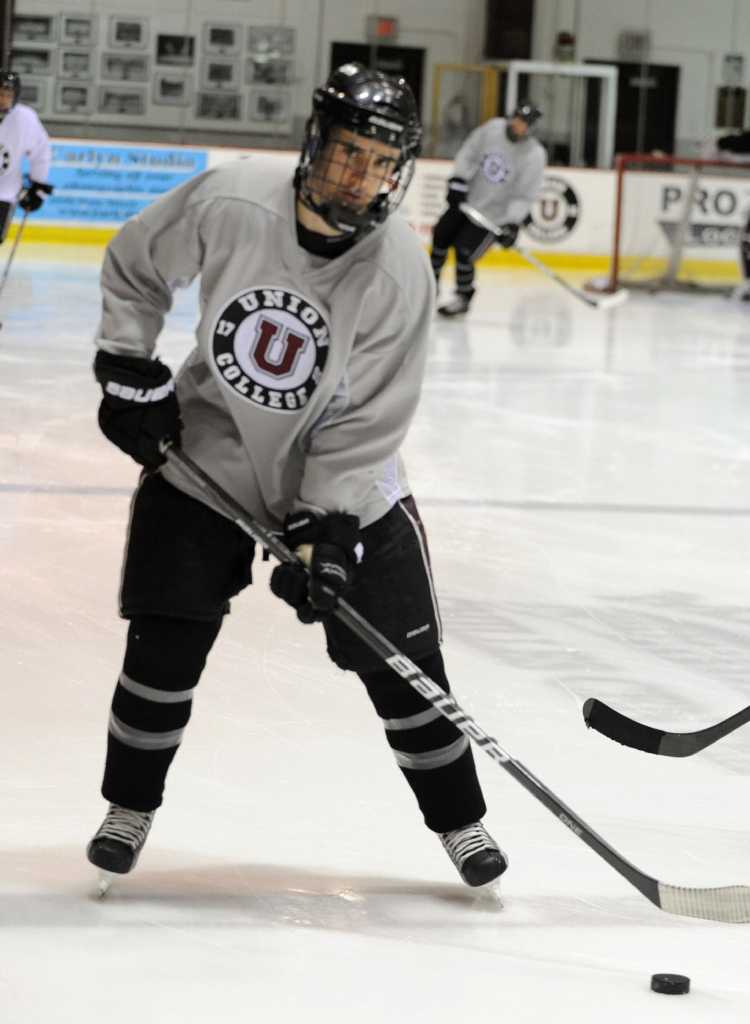 Brothers join forces on the Union ice