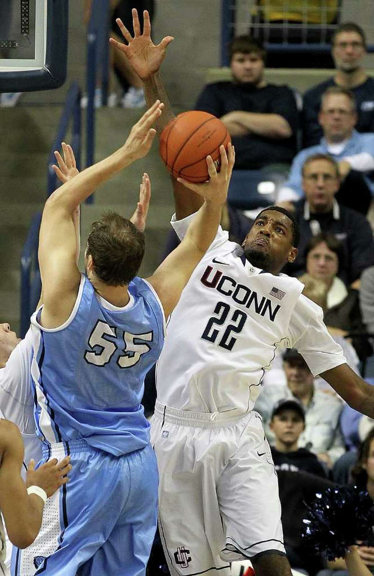 UConn's Roscoe Smith to transfer
