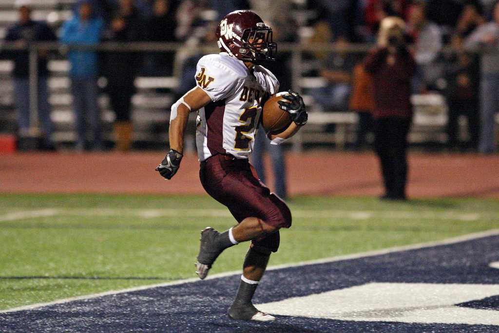 Sadler leads Devine over Sam Houston