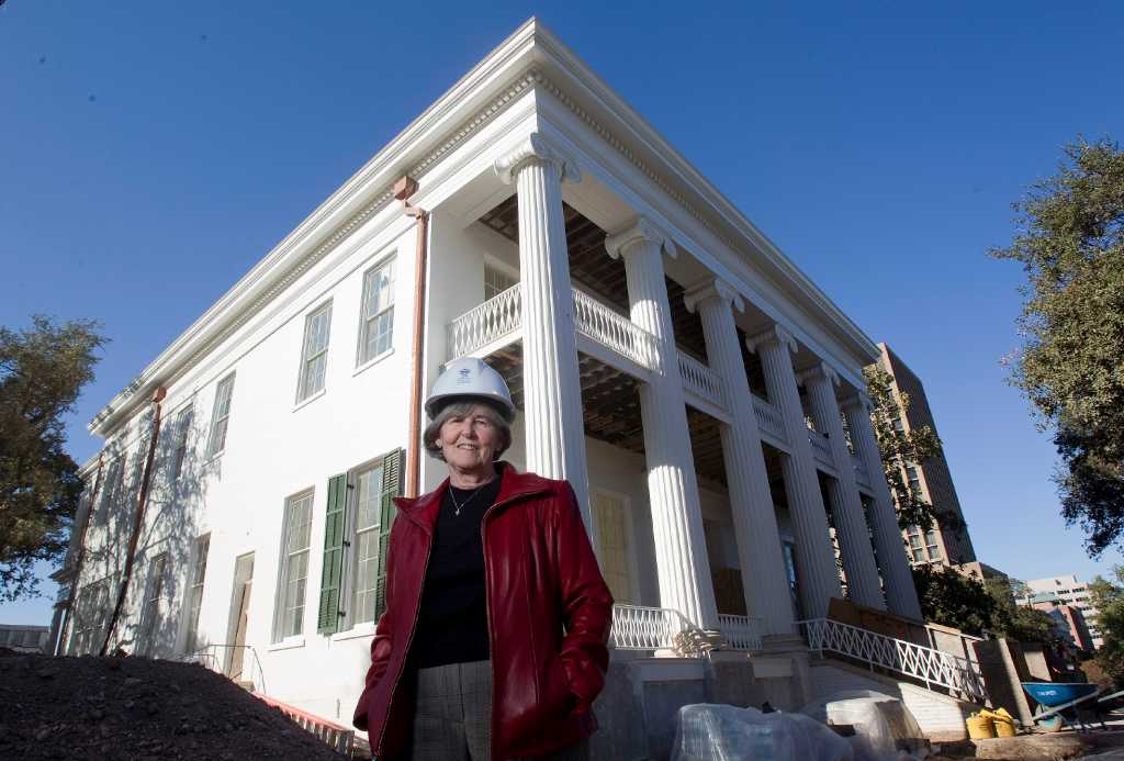 Inside the governor's mansion