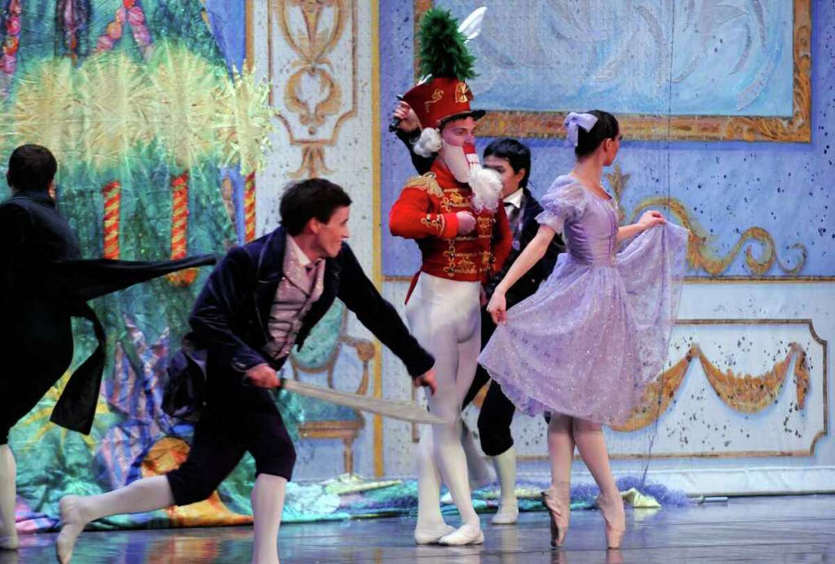 'Nutcracker' short on magic