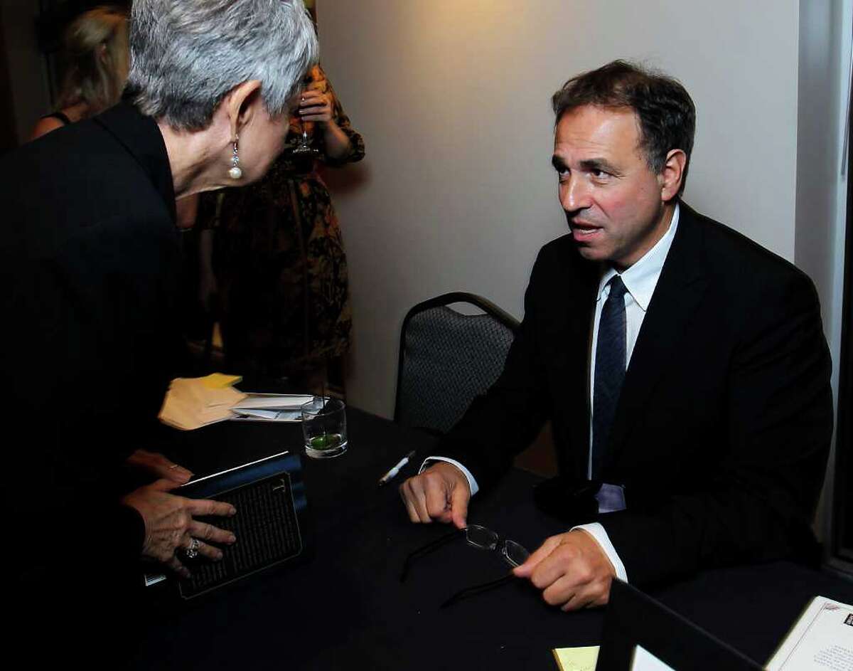 Speakers one-up each other at Houston Chronicle Book & Author dinner