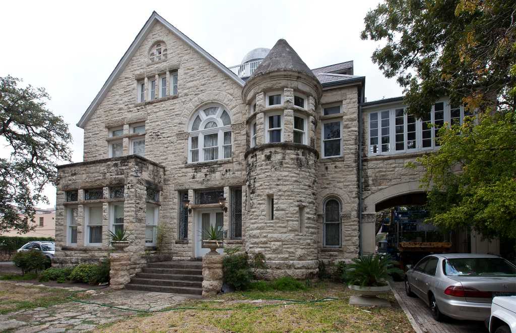 Carter House: Hidden jewel of the concrete jungle