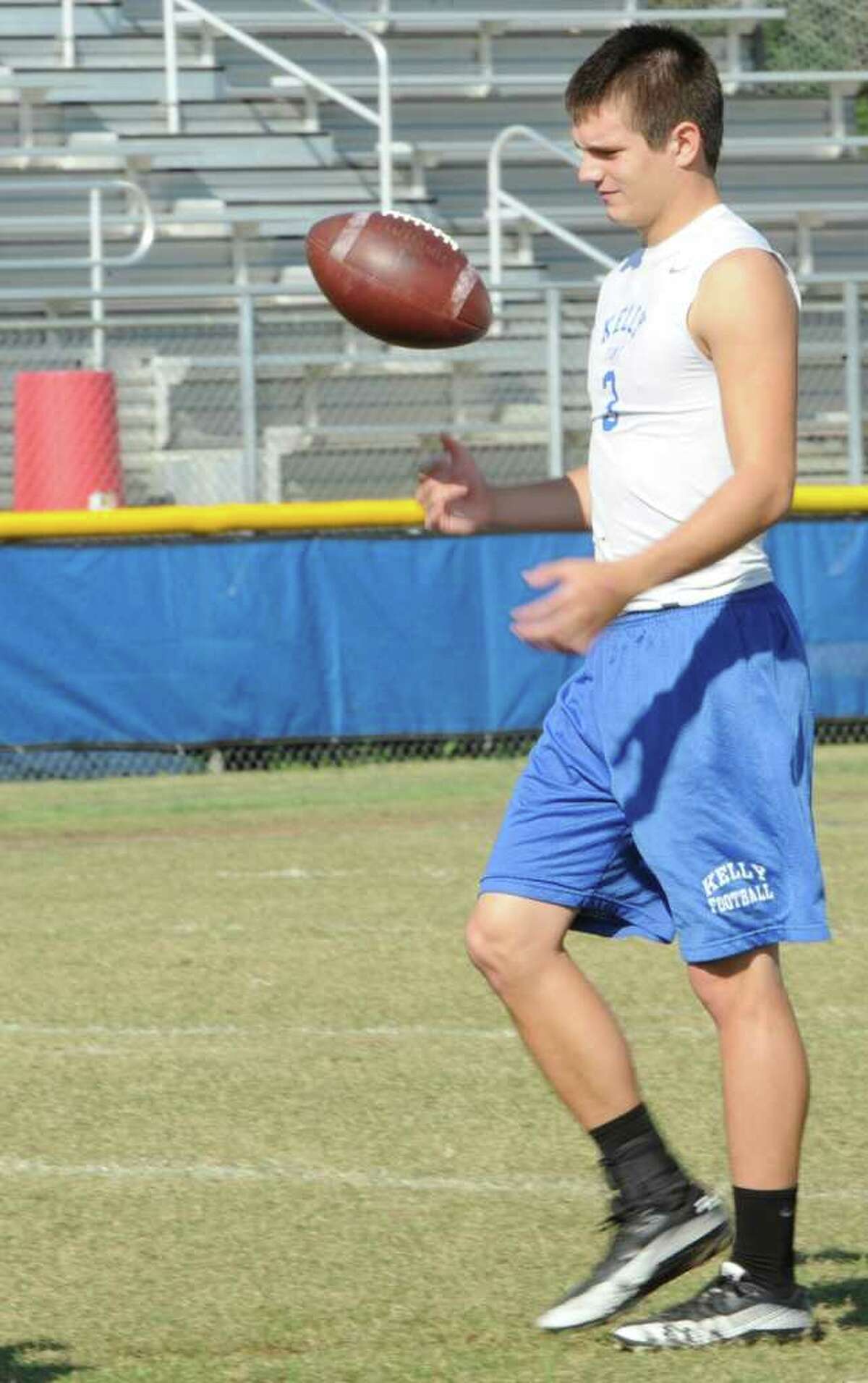 Kelly's Guidroz changes position, steps up at running back