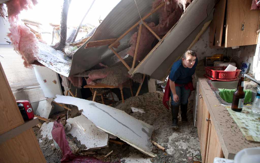 1 dead, several hurt as storm pounds the Southeast