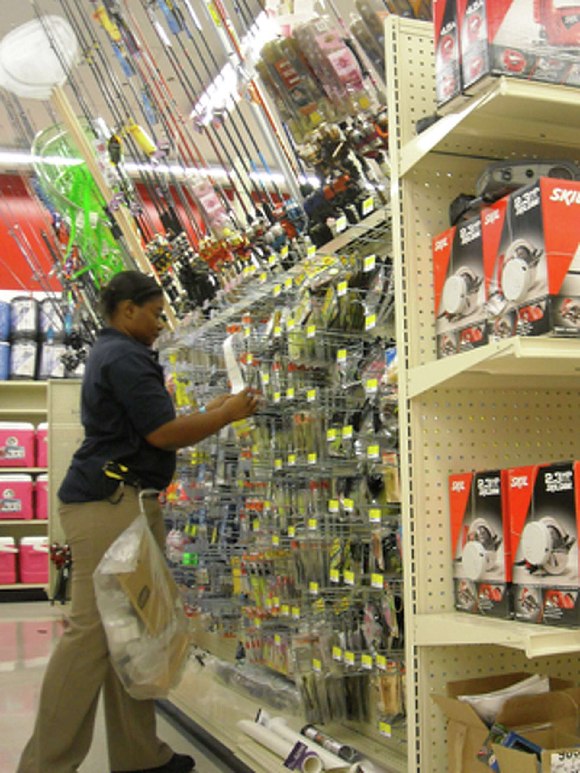 Alco Stores debuts in Houston with Spring Branch store