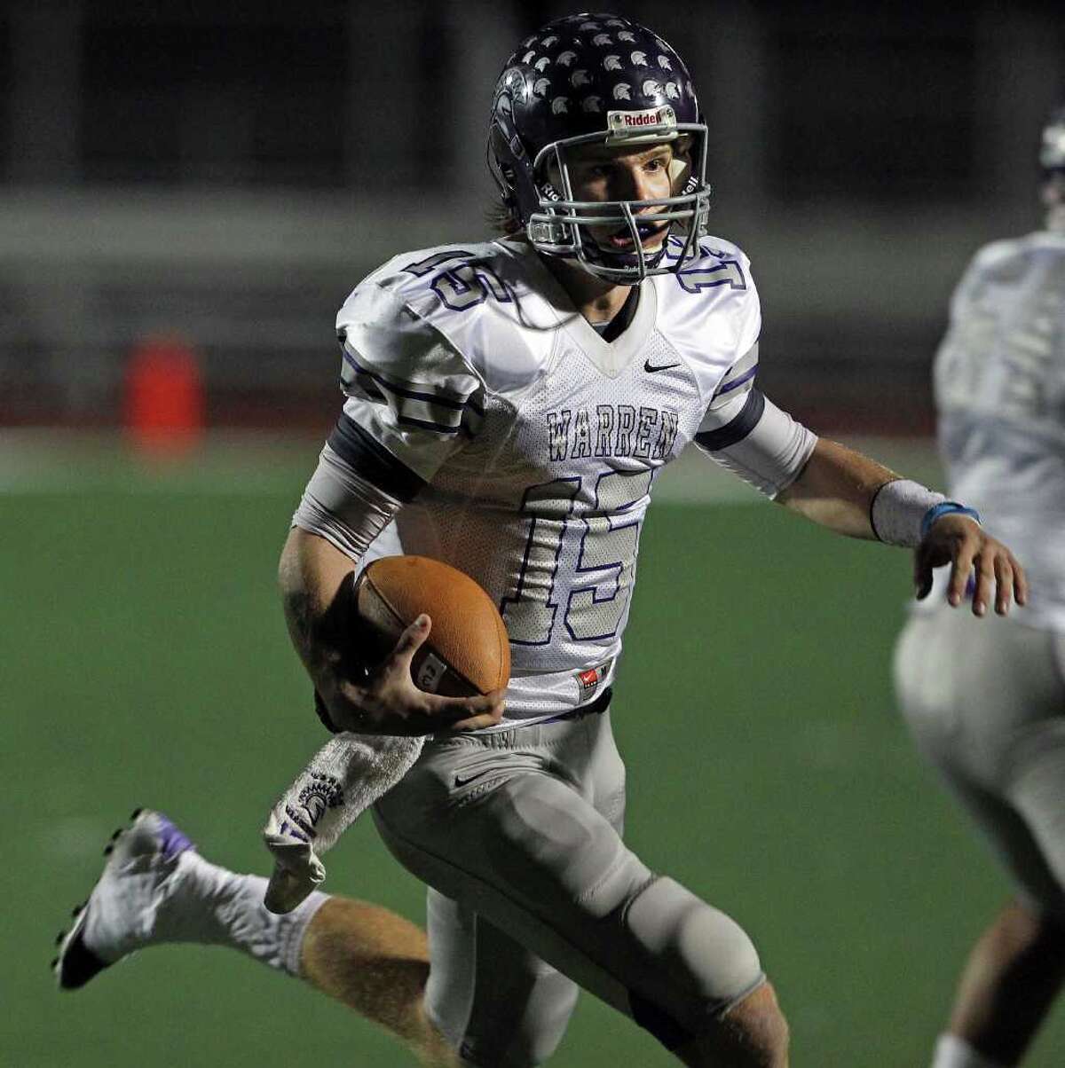 Dausin lifts Warren past Churchill in playoffs
