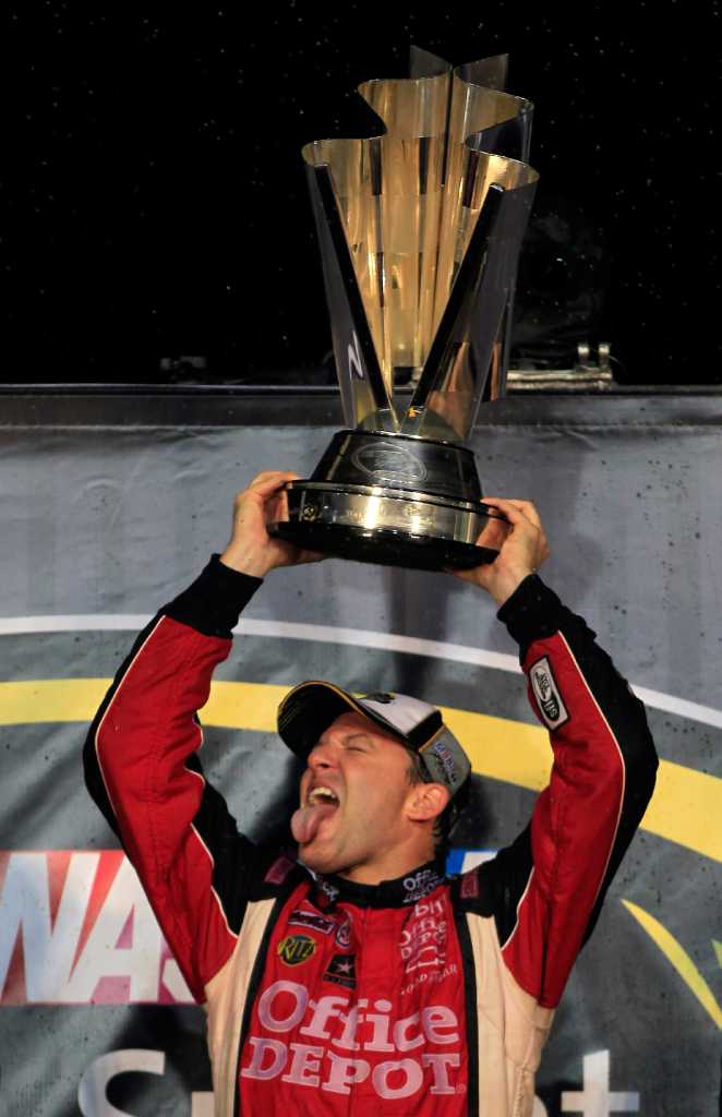 Stewart drives home with third title