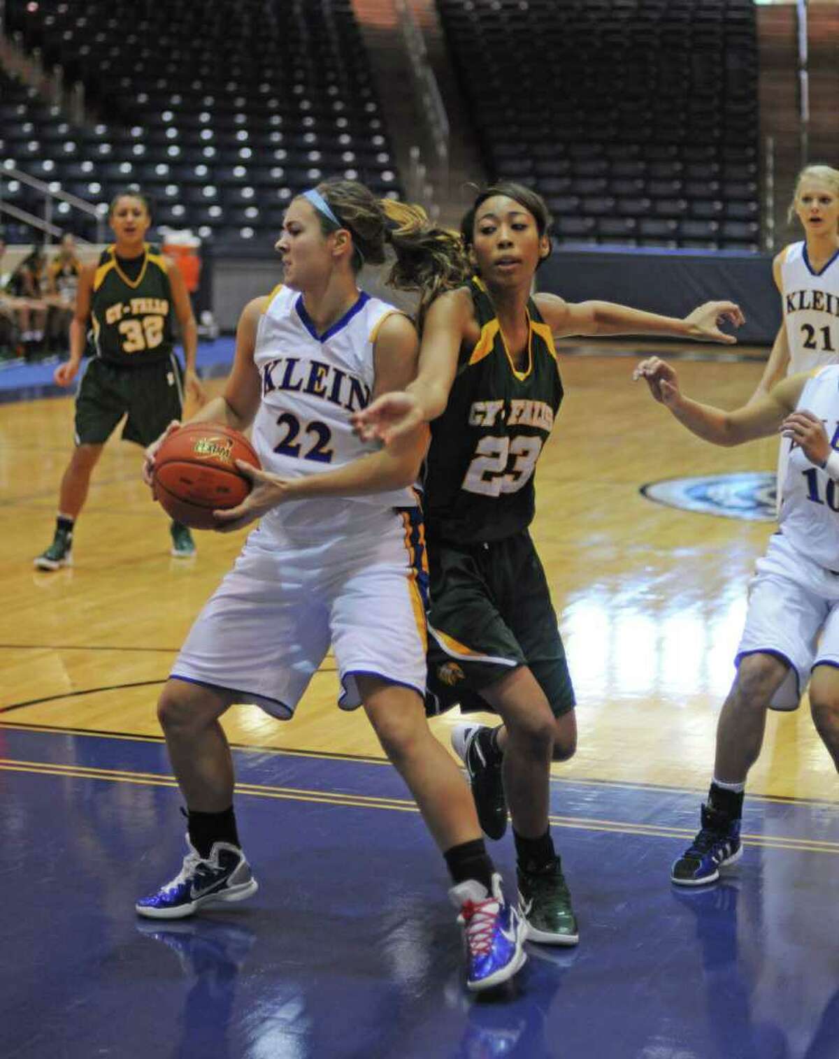 Girls basketball: Edwards, Klein moving quickly