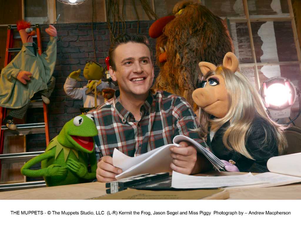Review: 'The Muppets'