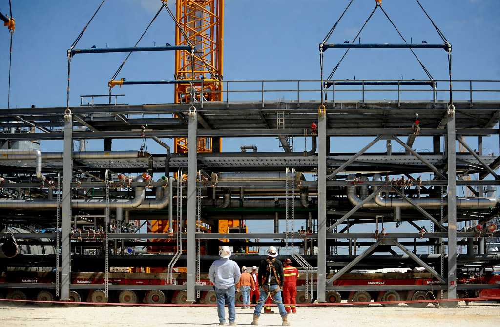 Motiva to layoff 500 as expansion nears completion