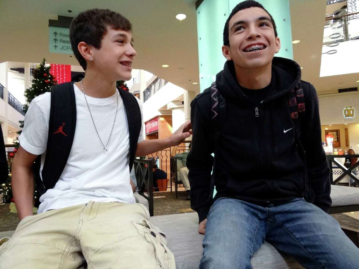 S.A. teen becomes viral celebrity through YouTube