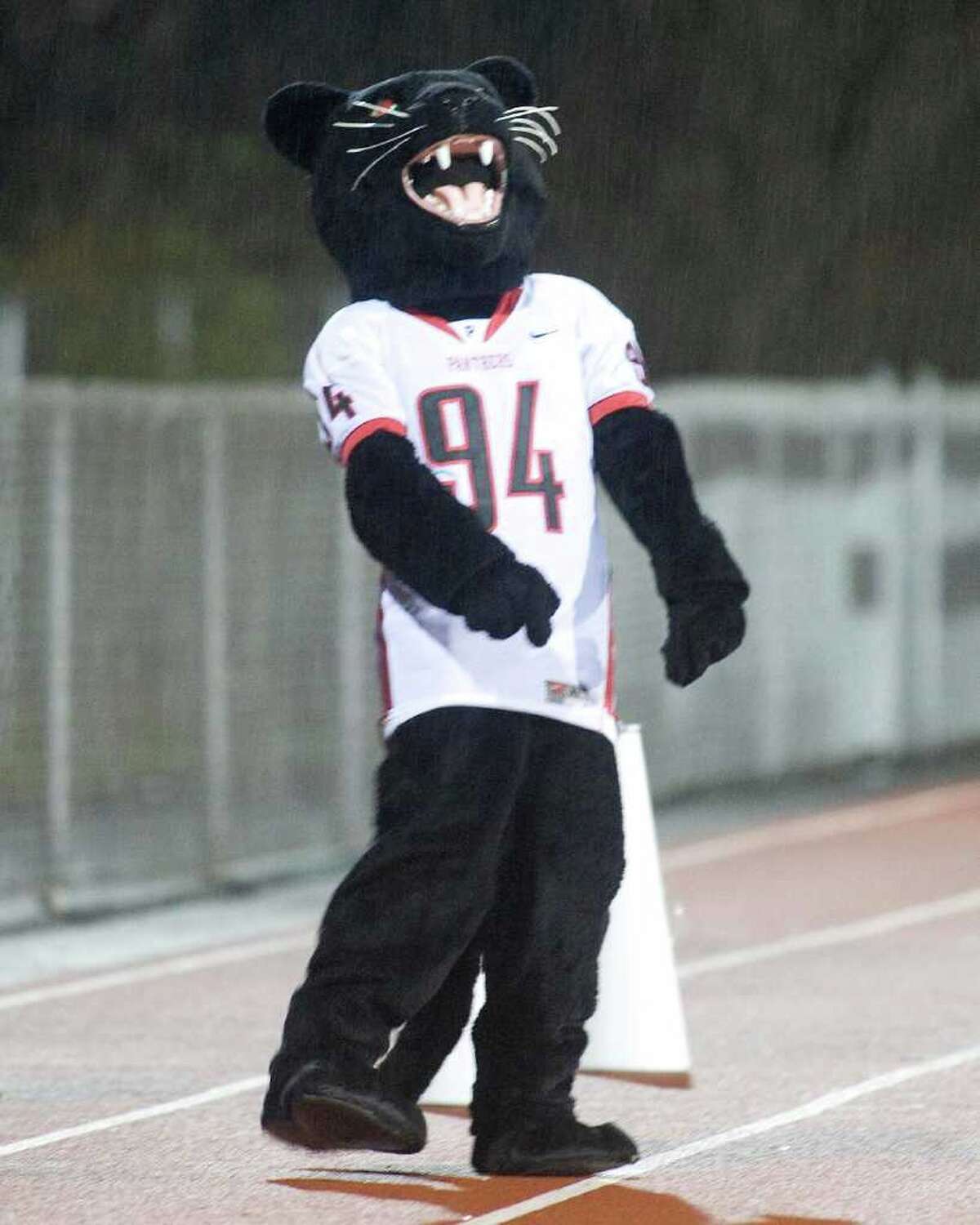 Thanksgiving week football: Pomperaug vs. Oxford