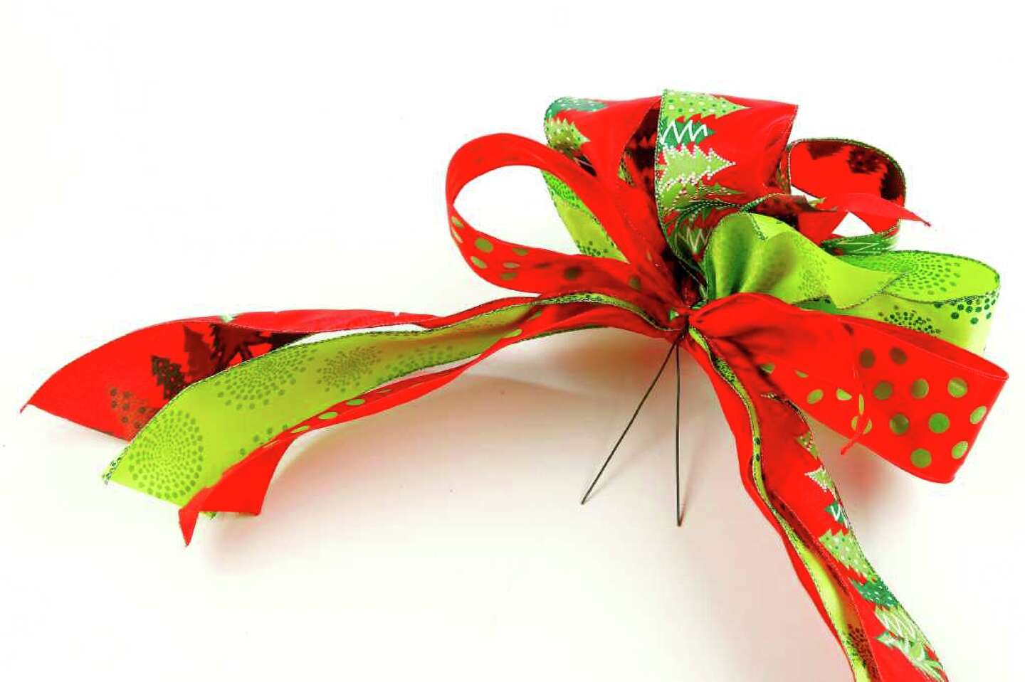 How to make a big holiday bow