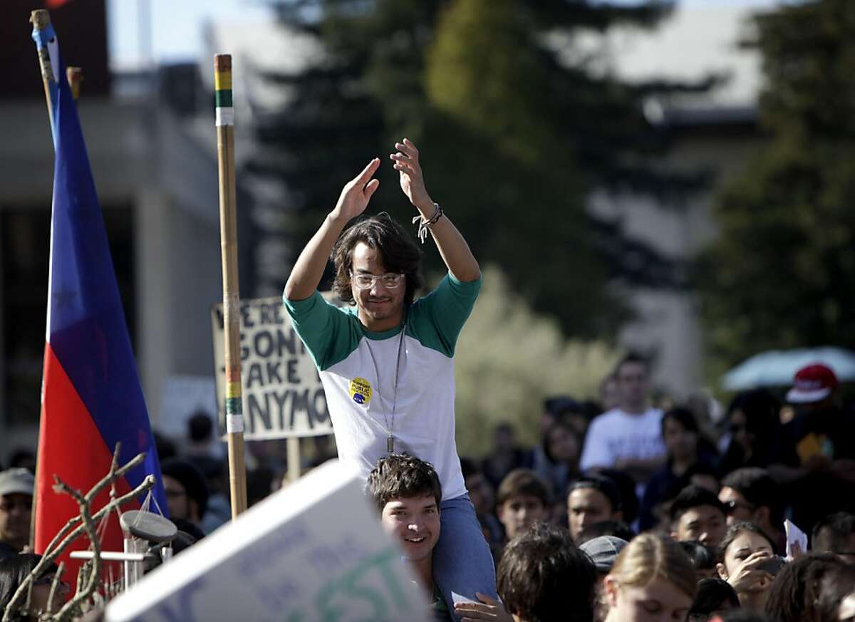Huge protest at UC Berkeley - vote to set up camp