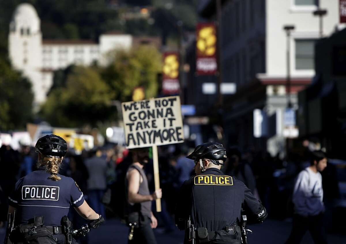 Huge protest at UC Berkeley - vote to set up camp
