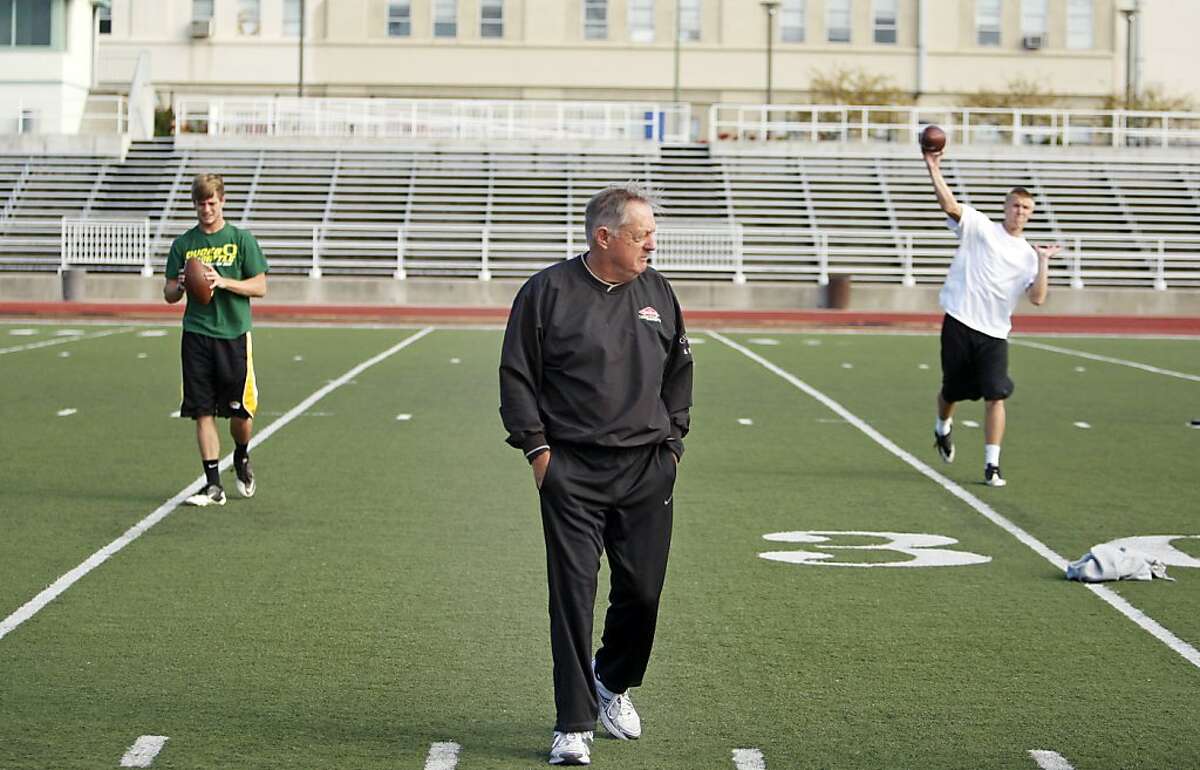 Roger Theder has made name as 'quarterback guru'