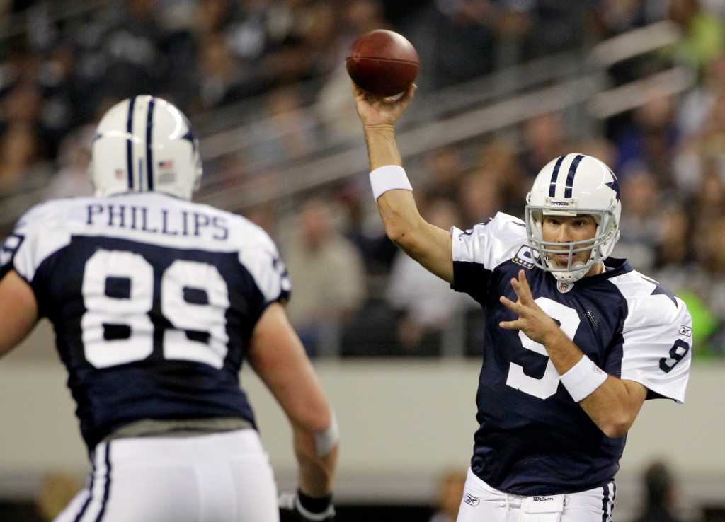 Romo rallies Cowboys