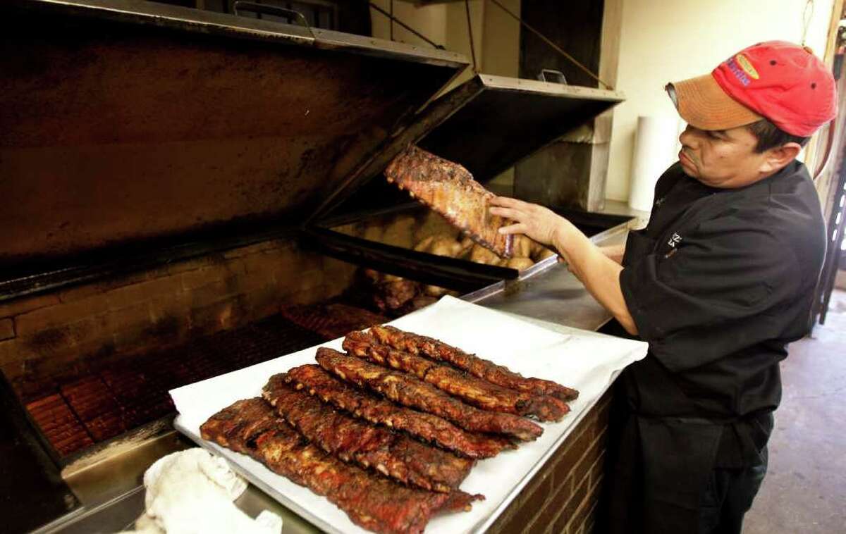 It's the pits: Why Pizzitola's Bar-B-Cue is a Houston favorite