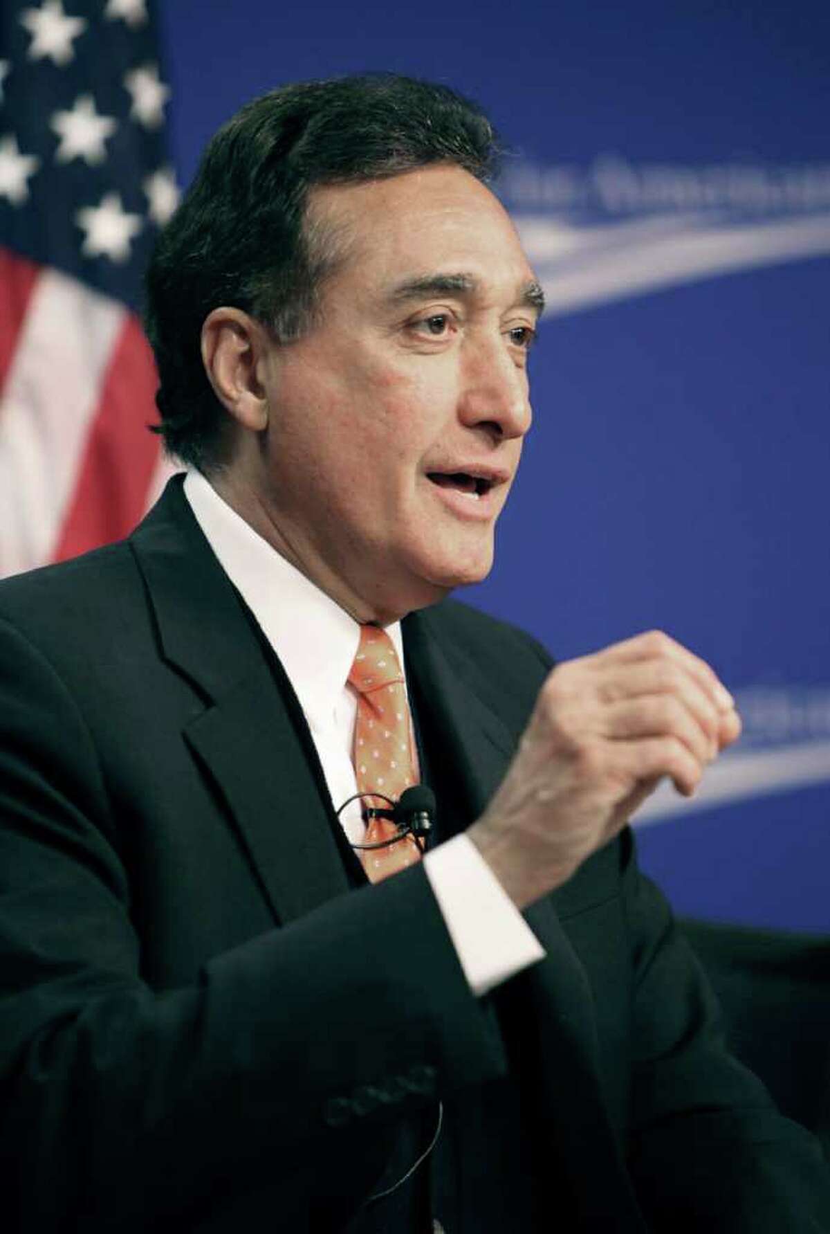 Group seeks to add former mayor's name to San Antonio airport