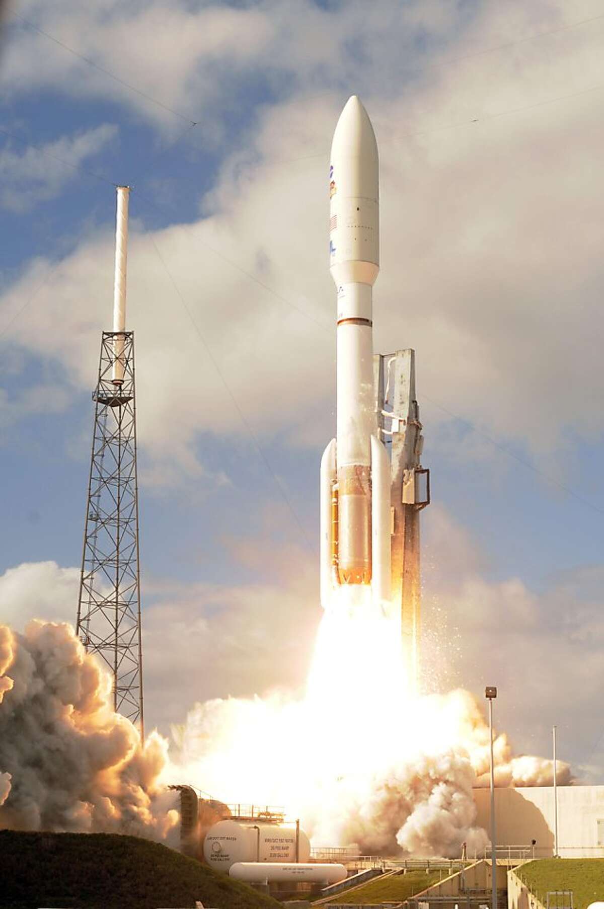 NASA launches Mars rover Curiosity