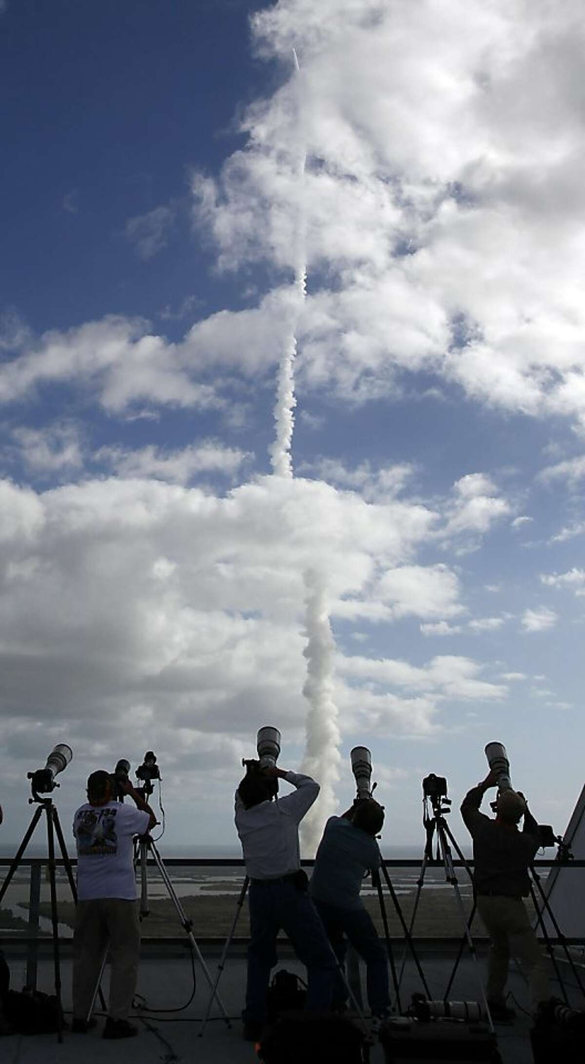 NASA launches Mars rover Curiosity
