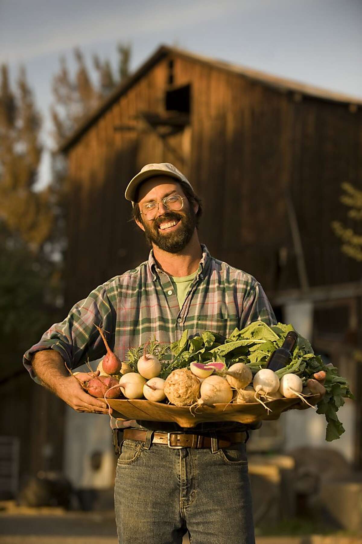 Farmers' Thanksgiving tables showcase fresh bounty