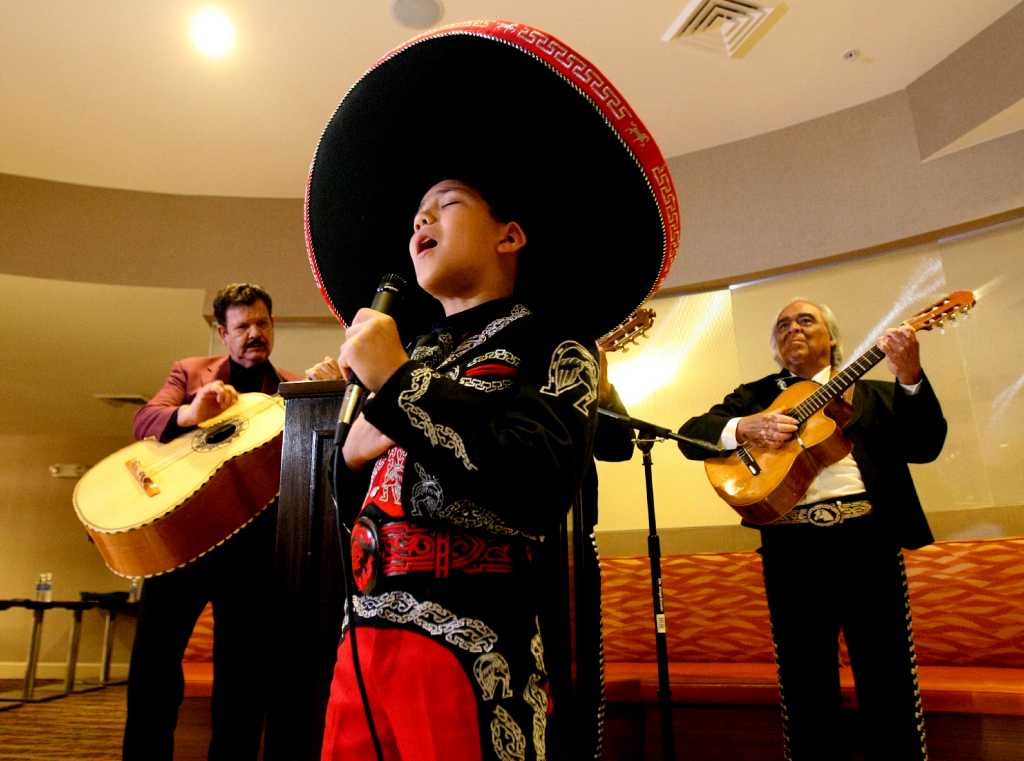 Locals win in mariachi contest