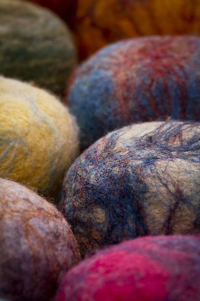 Felt in fashion on runways and in interiors