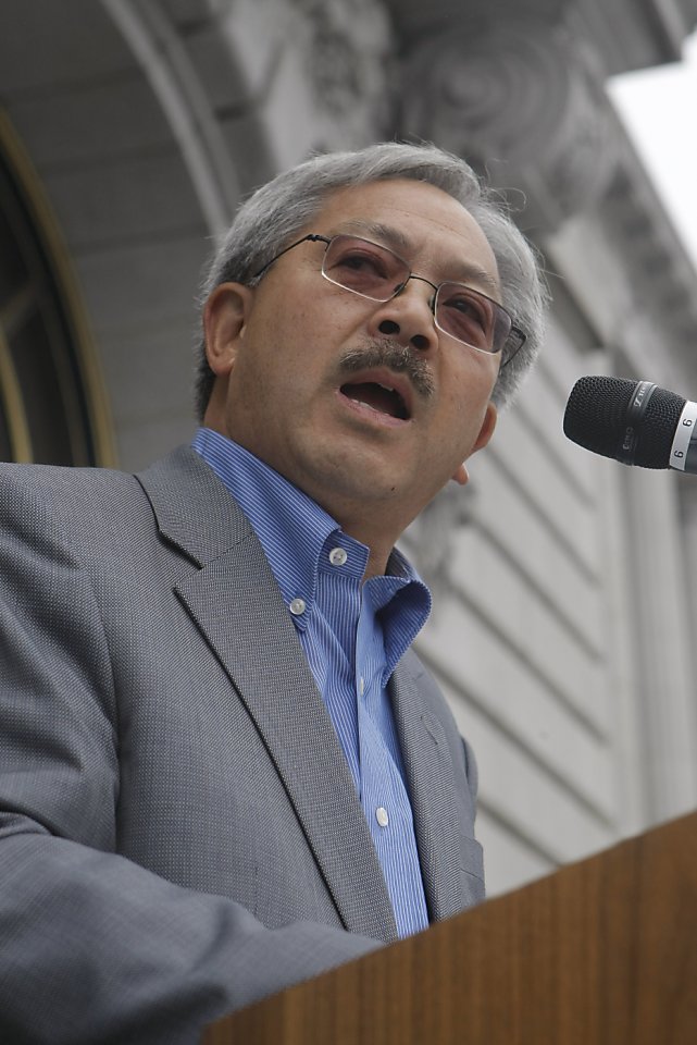 Lee is top fundraiser, but Chiu has most in bank