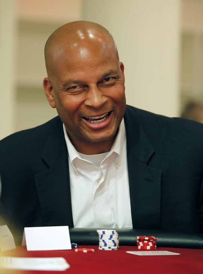 49er great Ronnie Lott's new field: mentoring
