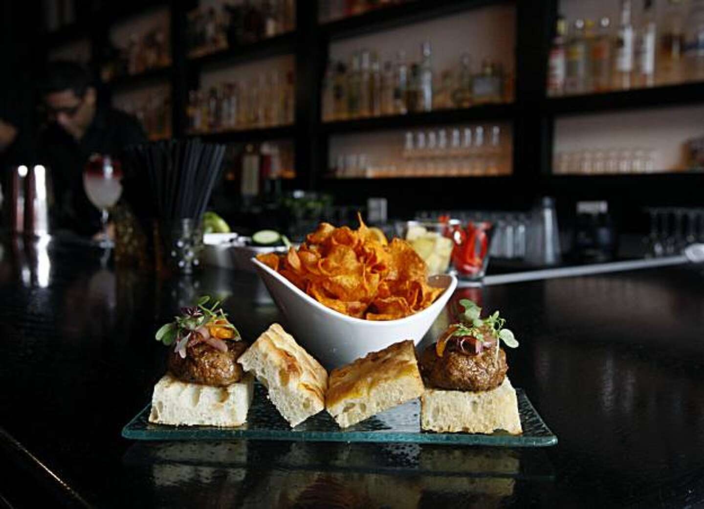 BAR BITES: Pisco Latin Lounge