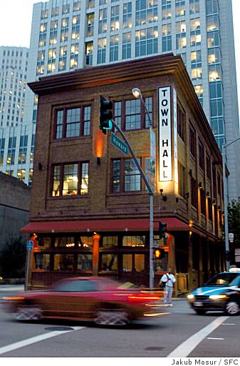 Town Hall food, service still stand out
