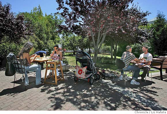 BARGAIN BITE /Crossroads Cafe