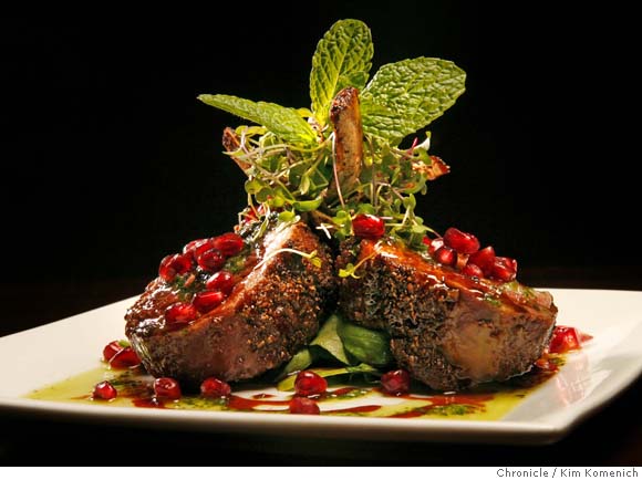 Sophisticated dining, lounge setting are a refreshing mix at Circa