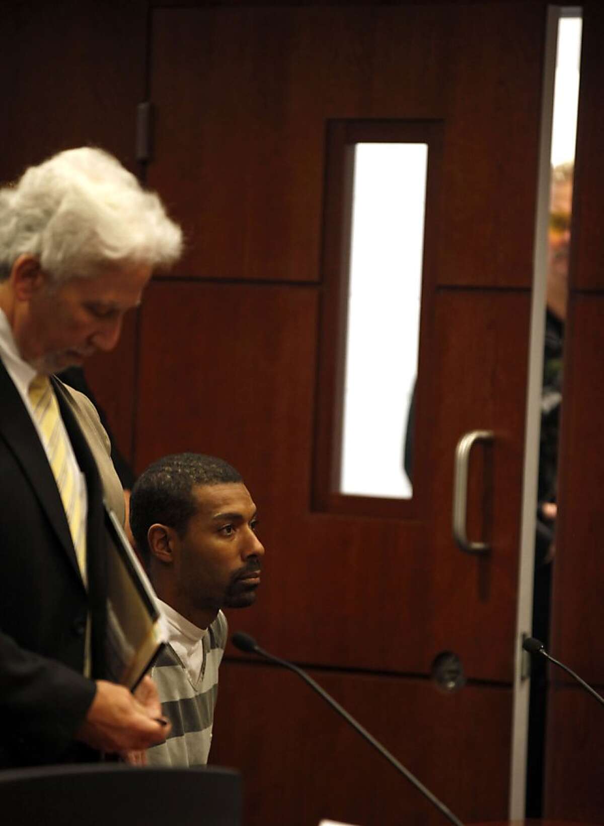 Vallejo cop's accused killer pleads not guilty