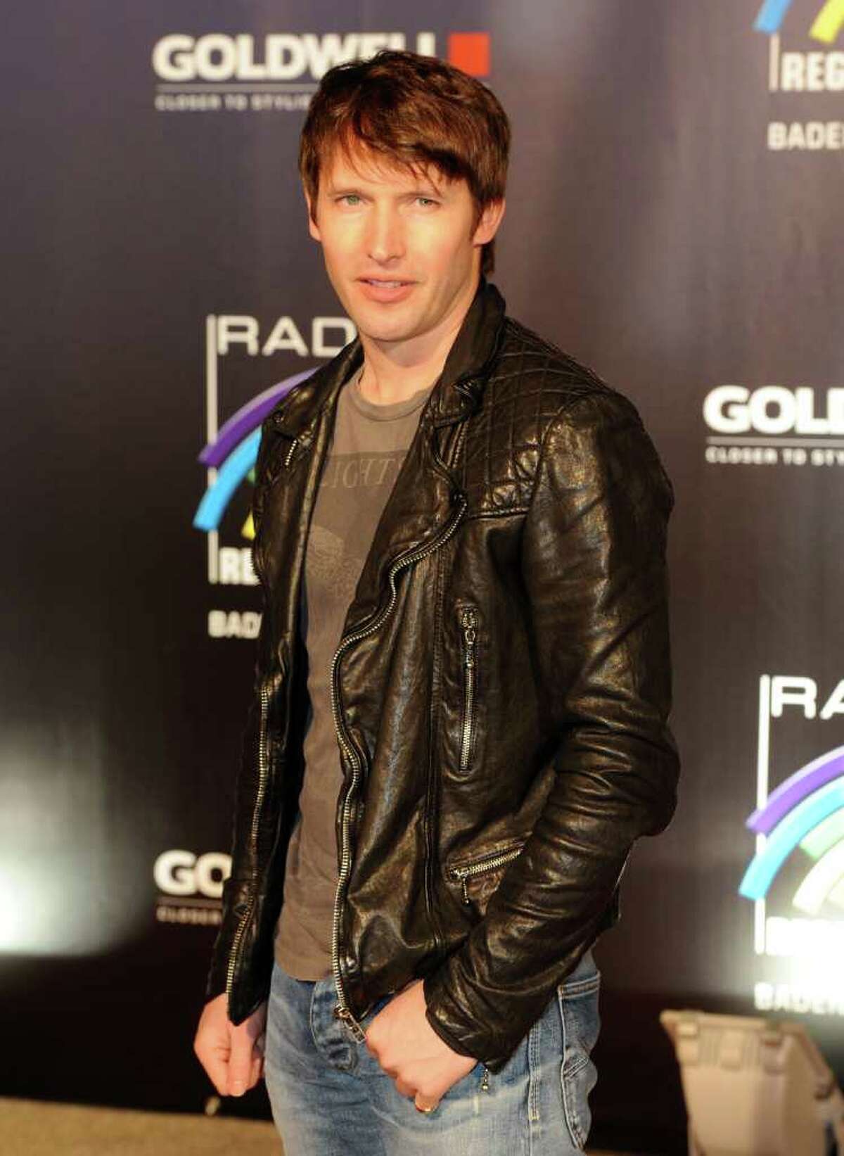 James Blunt looks to make a connection