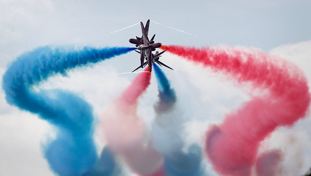 UK's Red Arrows jets to roar over San Francisco Tuesday