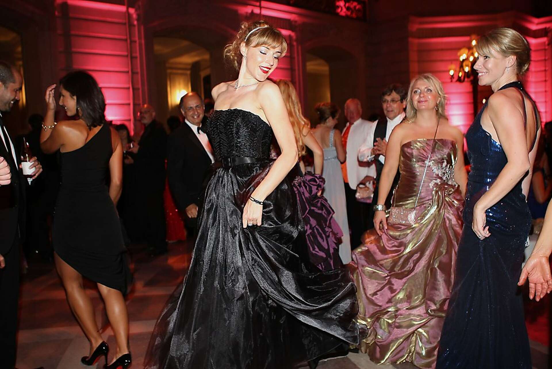 S.F. Opera's opening gala a resplendent red smash