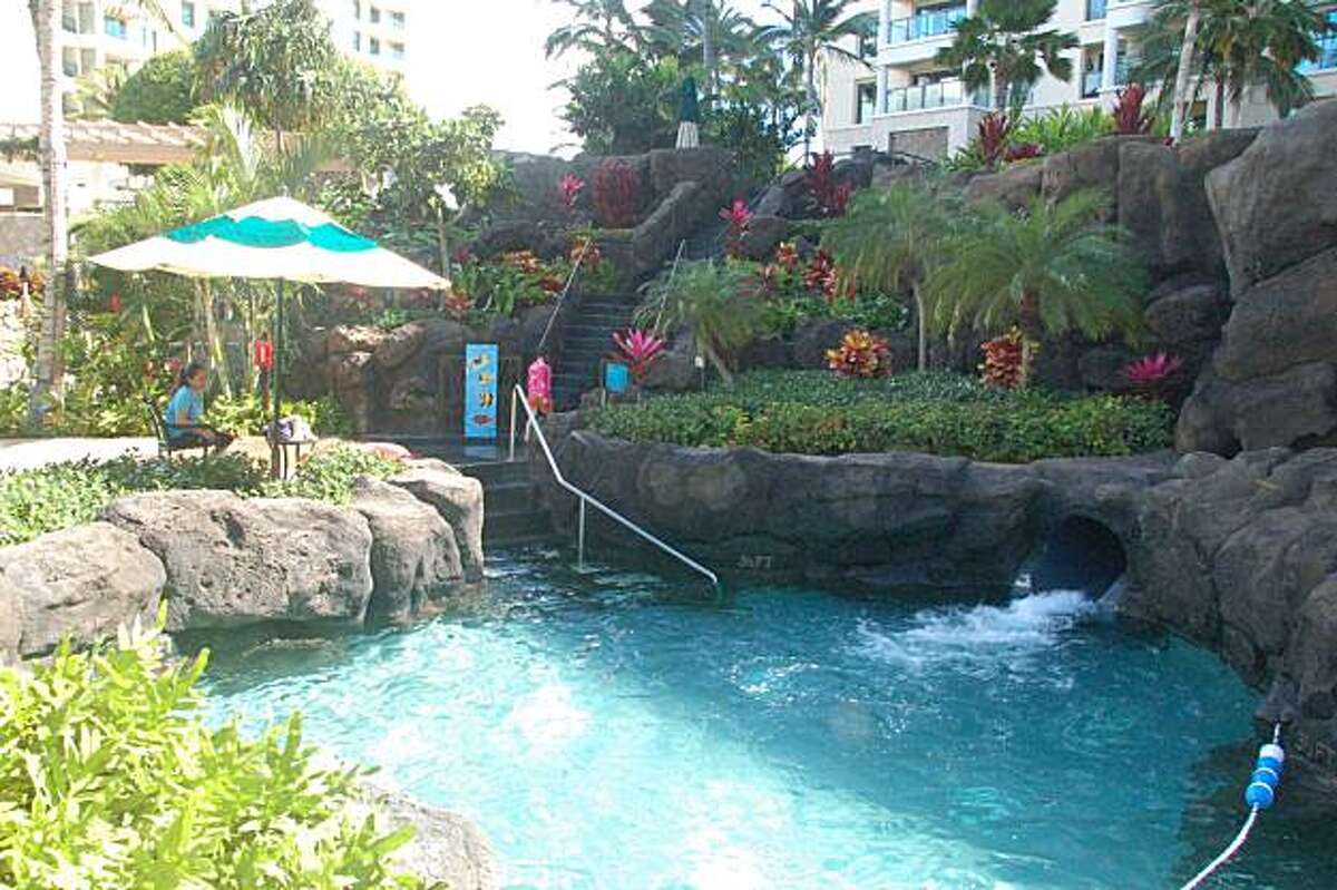 Dive into Hawaii's best swimming pools