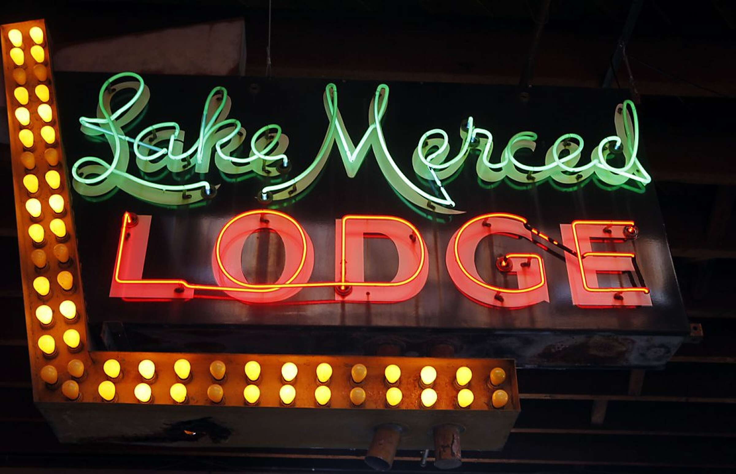 Jim Rizzo, neon king of the Bay Area