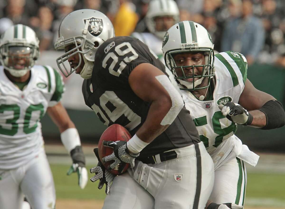 Raiders bounce back, beat Jets 34-24