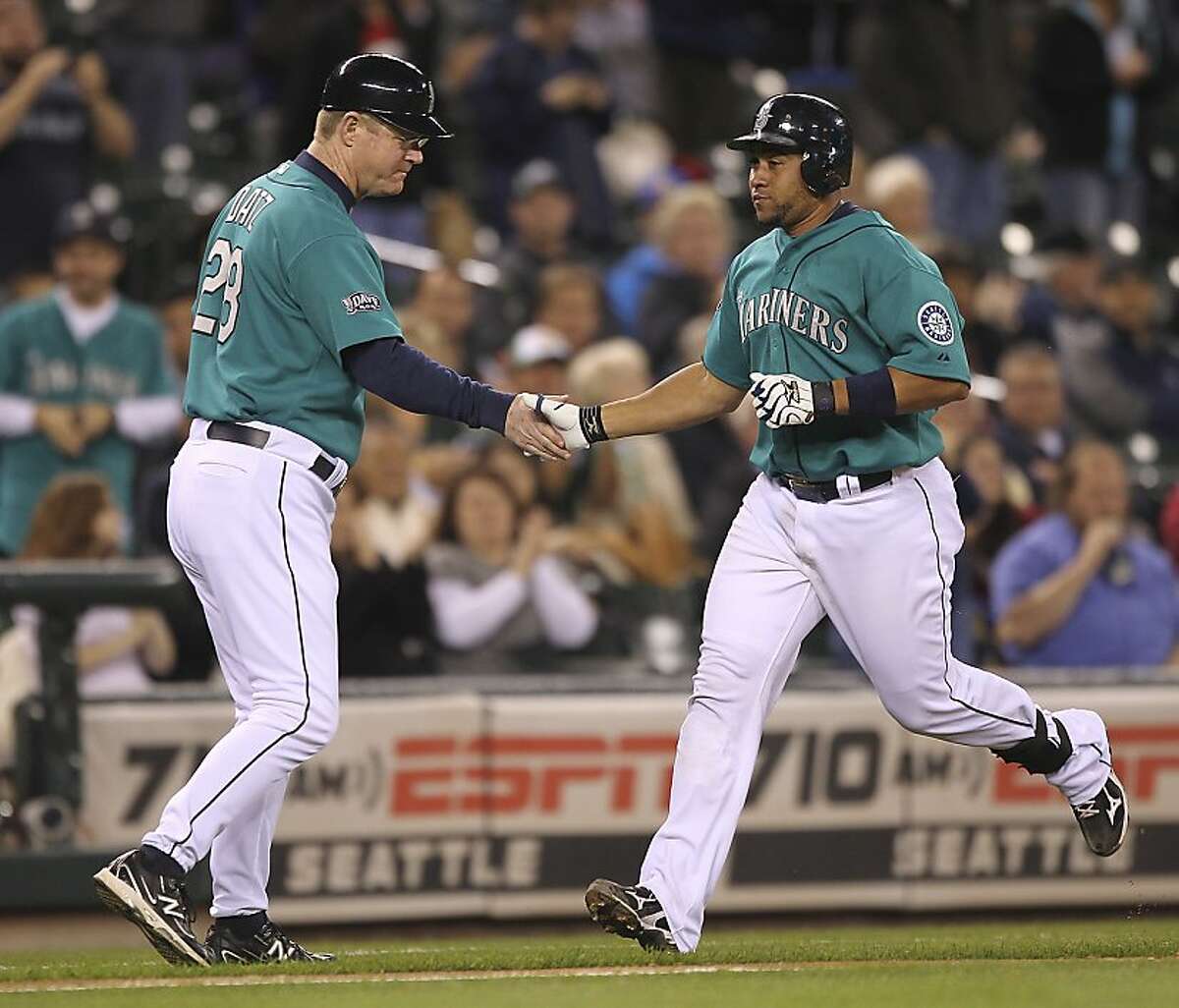 Crisp decision looms; A's lose to Mariners 4-2